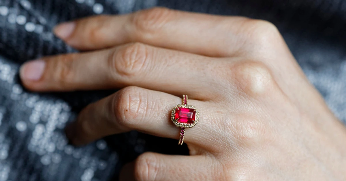 Unconventional Engagement Rings - Breaking Traditions With Their Popularity