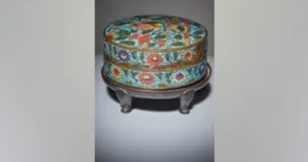 Chinese Box Believed To Be Owned By Emperor From Ming Dynasty Found In ...