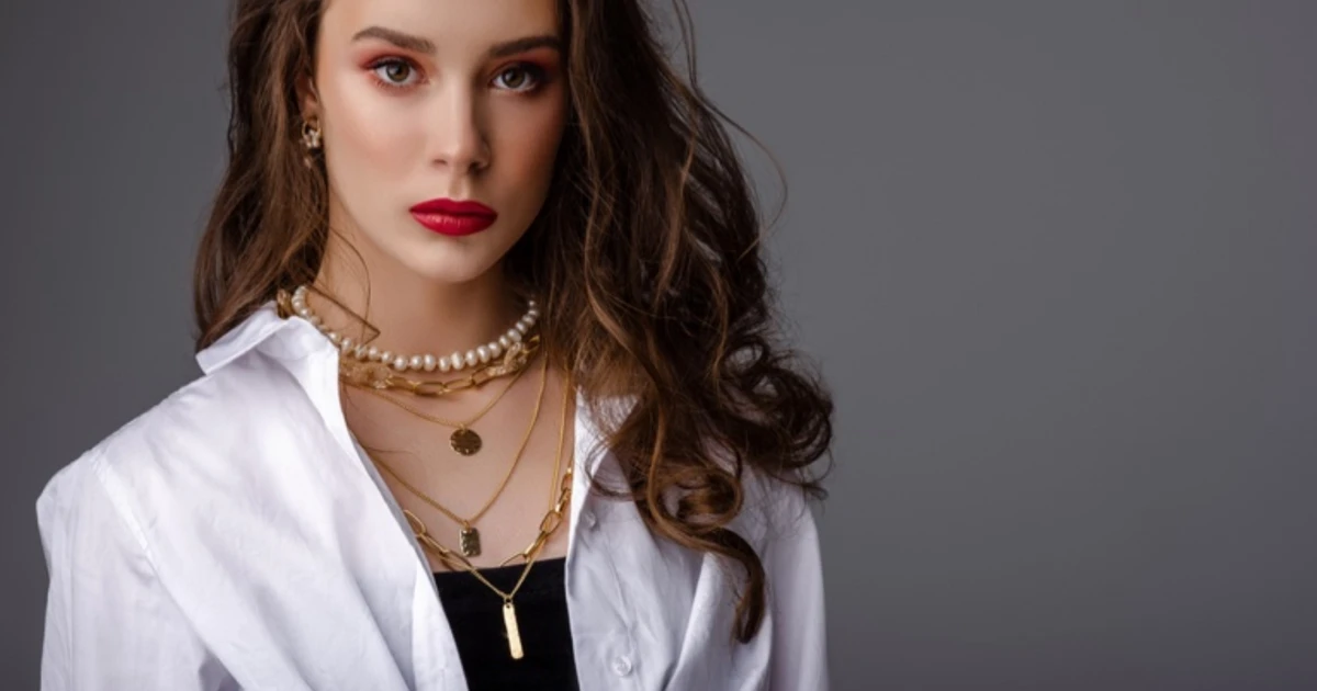 Modern Gold Jewelry - A Guide To Contemporary Elegance