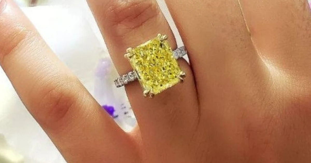 Colored Diamond Engagement Rings - Make Your Love Story Shine