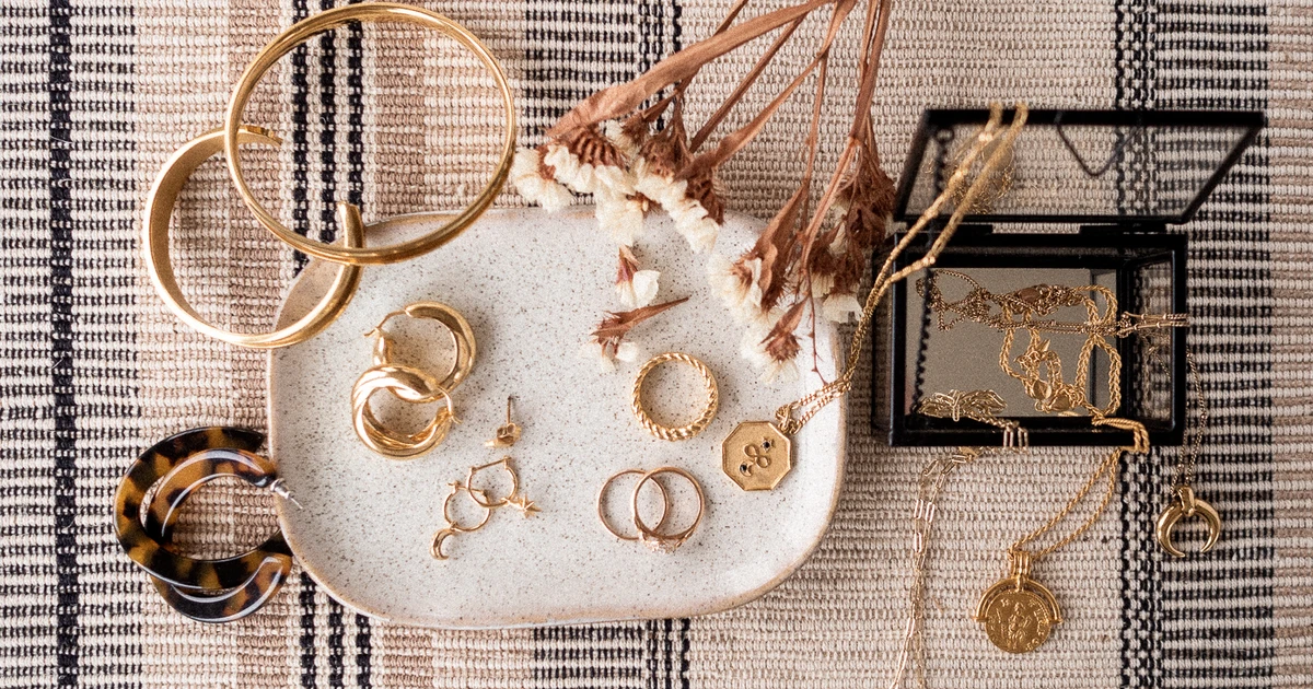 How To Build A Capsule Jewelry Collection, According To Experts