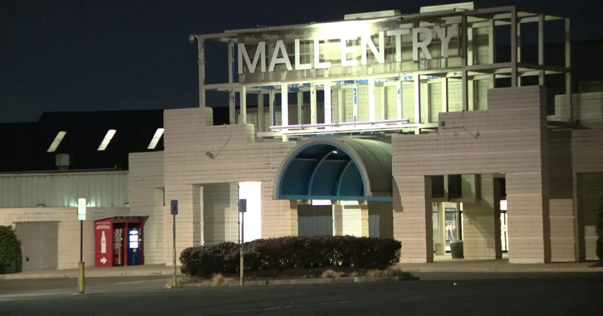 Jewelry Store Robbery And Pepper Spray Attack Inside Philadelphia Mall