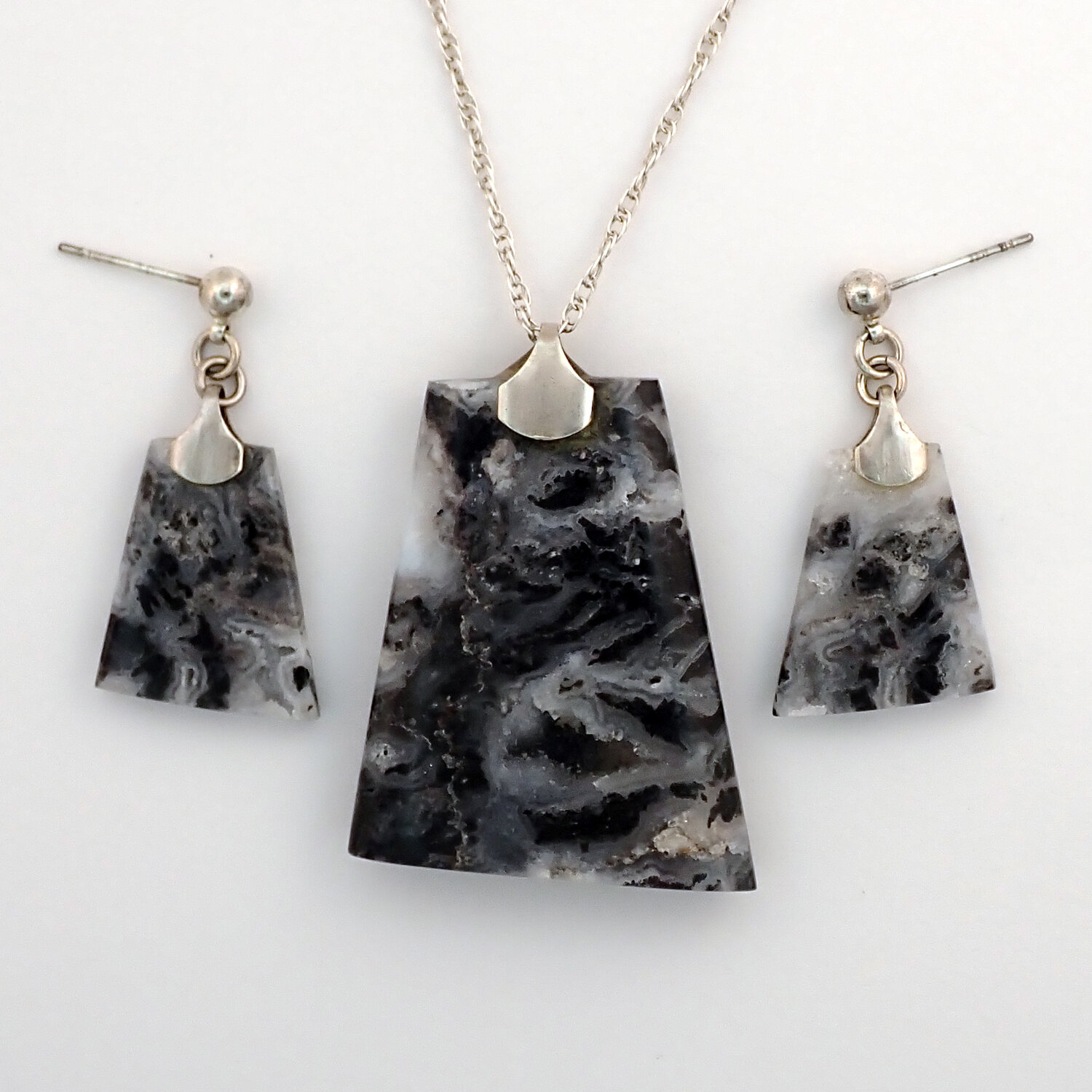 Zebra Agate - Properties, Meanings, Value & More