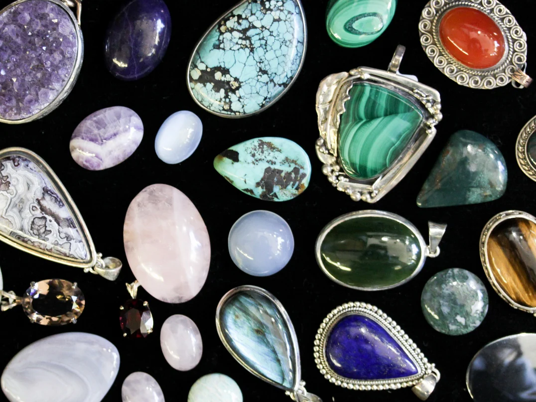 What Is The Cat’s Eye Gemstone - Symbolism, Benefits And Varieties