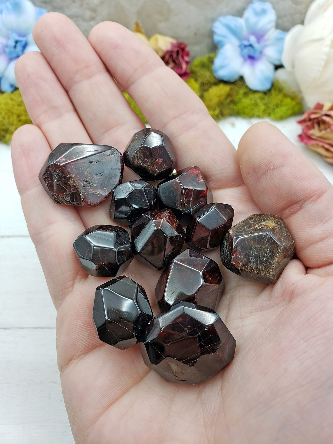 Who Should Not Wear Garnet Stone And It's Possible Side Effects