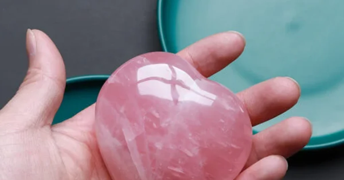 The Rarity Of Quartz In Birthstones - A Gemological Perspective